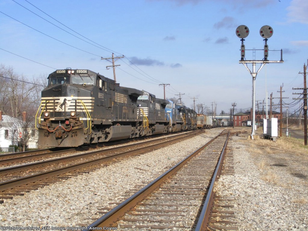 NS 8950 meads train 148 at CP Chillicothe